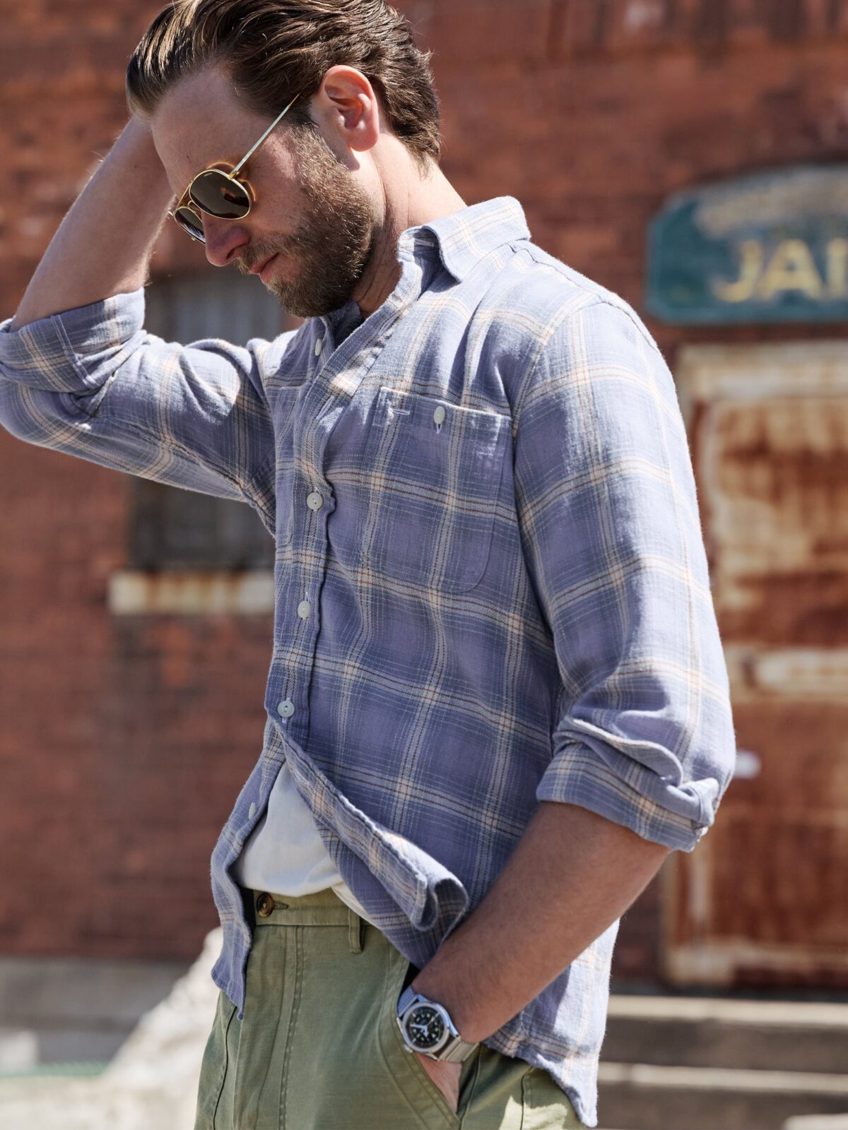 The Sedona Cotton Linen Plaid Shirt in Faded Blue and Natural